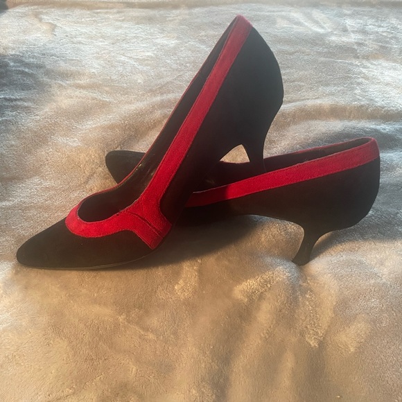 Impo | Shoes | Impo Black And Red Suede 3 Inch Pumps Size 82 M | Poshmark